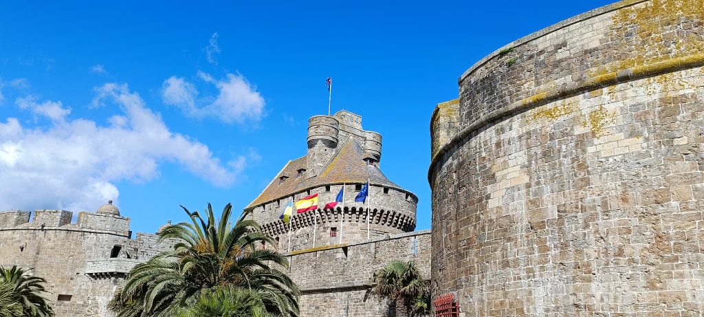 Elcano visita la ciudad corsaria de Saint-Malo